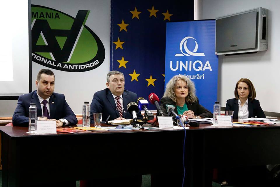 UNIQA Asigurari se implica in sustinerea proiectelor de prevenire a ... UNIQA Asigurari se implica in sustinerea proiectelor de prevenire a ...